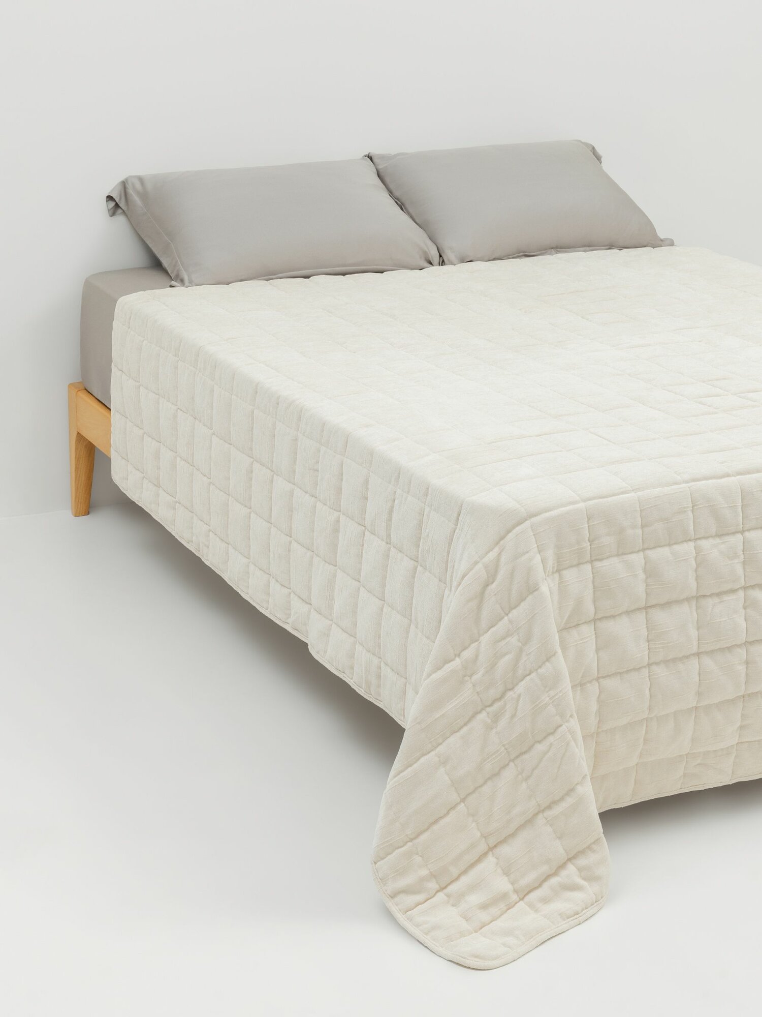 Покрывало, 220х240 см, стеганое, шенилл/микрофибра, бежевое, Квадраты, Stitch chenill, Kuchenland