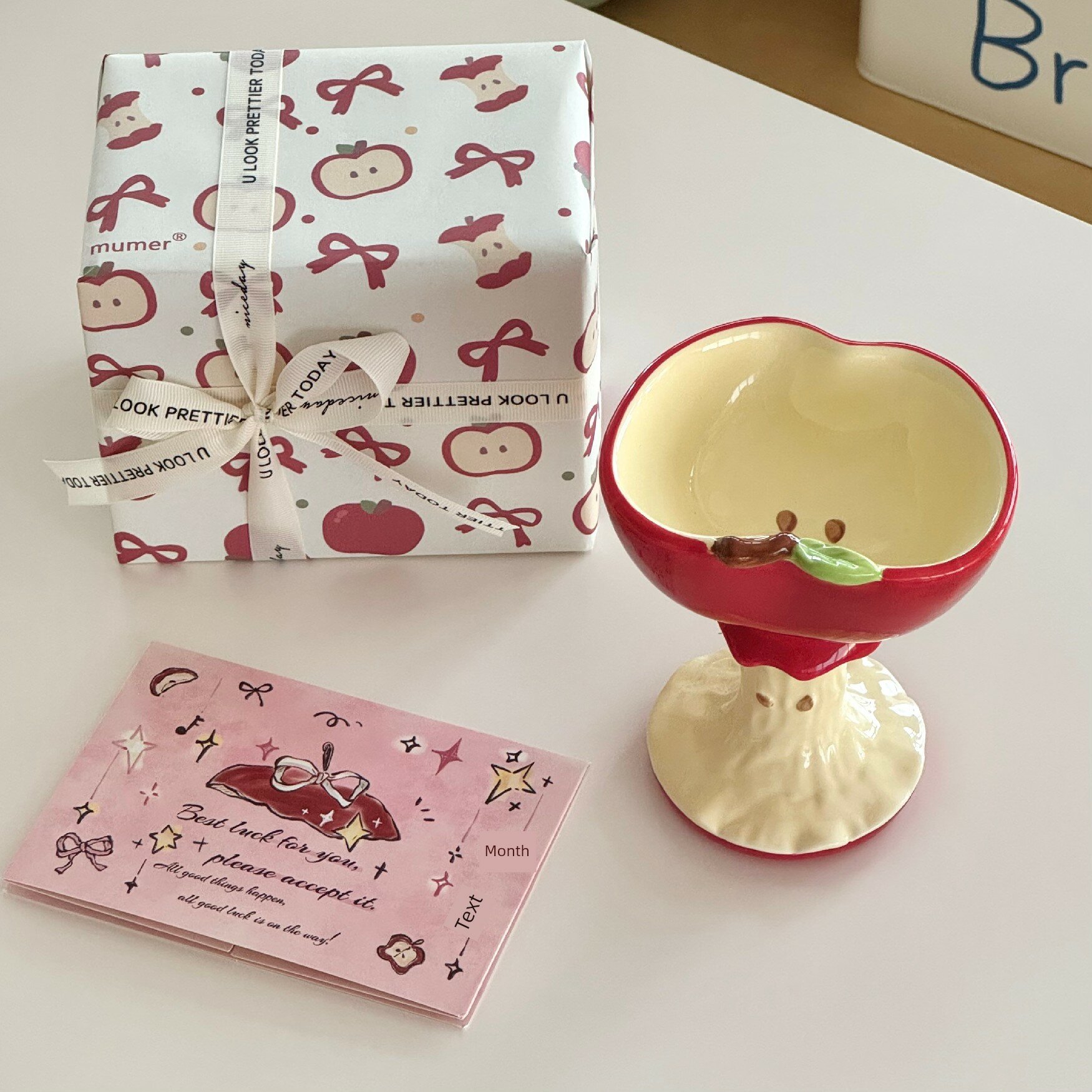 Милая керамическая кружка-бокал в форме яблока, креативная, нишевая, с подглазурной росписью, для десертов, мороженого,