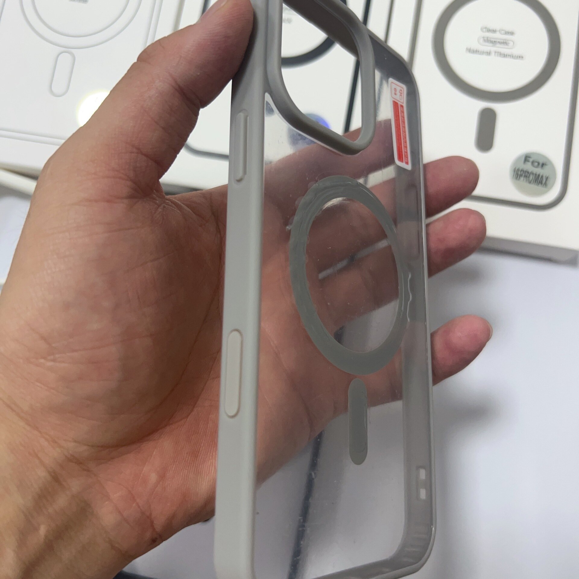Матовый магнитный чехол с сенсорной кнопкой для iPhone 16, серый защитный чехол