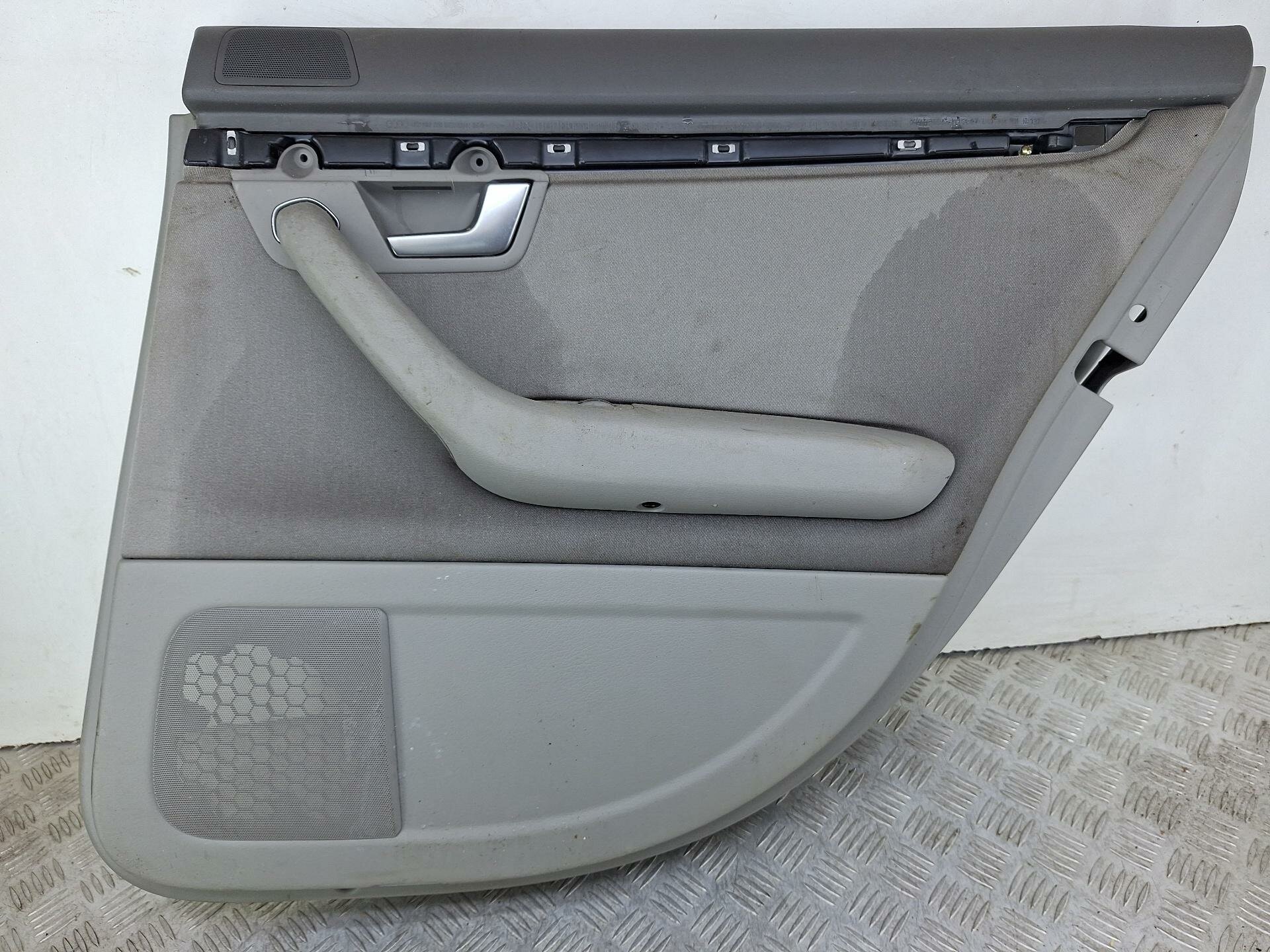 Обшивка двери задней правой Audi A4 B7 2006 8E0867306