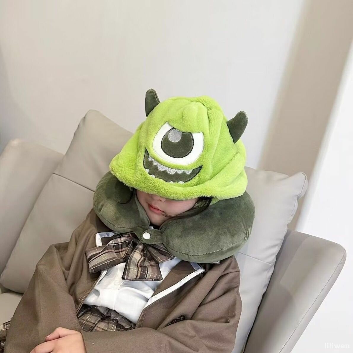 Эксклюзивная шейная подушка