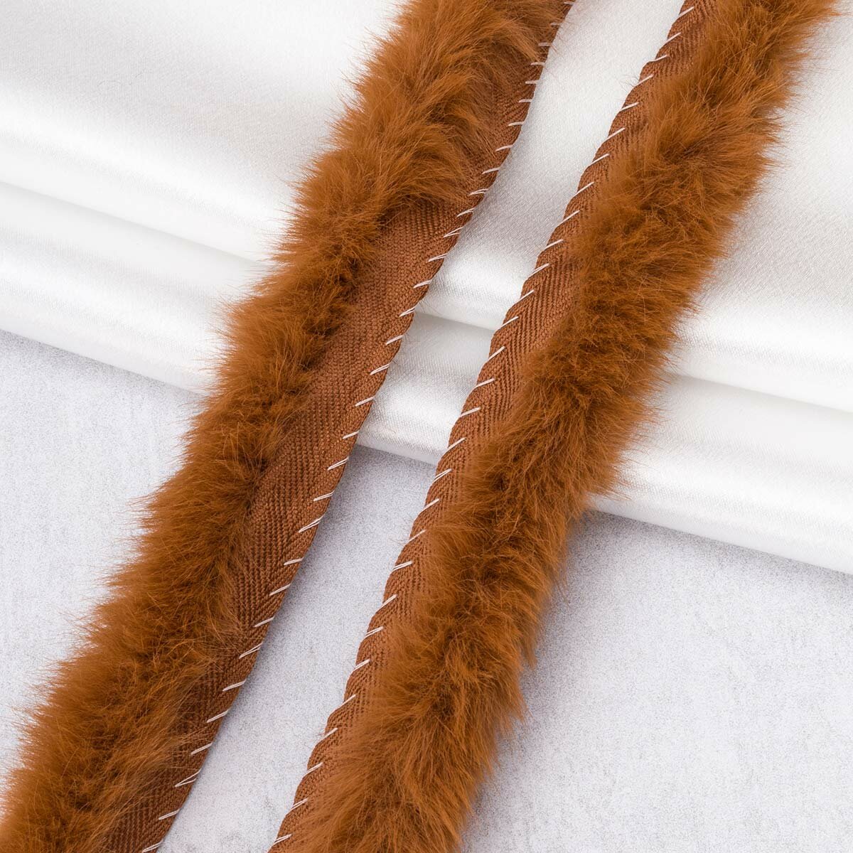 Кант декоративный меховой для шитья и рукоделия, ширина 1.5 см, длина 50 м, цвет коричневый