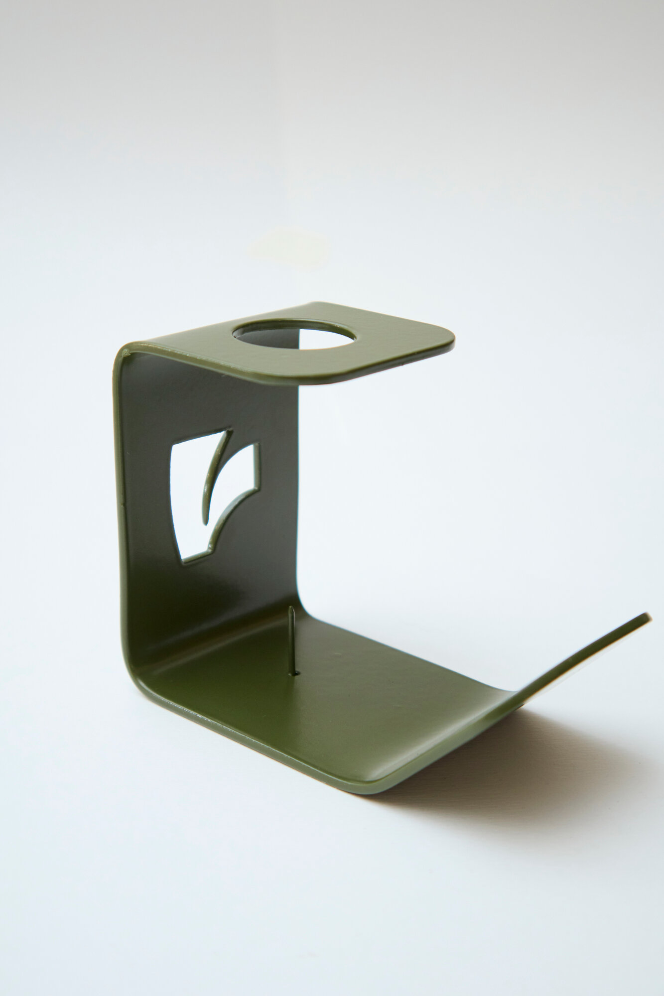 Подсвечник Olive VOLNUETSA — минималистичный металлический подсвечник