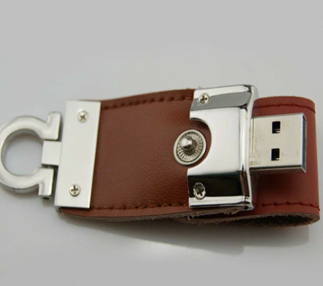 Подарочная флешка на 32 ГБ из натуральной кожи, высокоскоростной USB-накопитель подарок для мужчины из кожи (Коричневая)