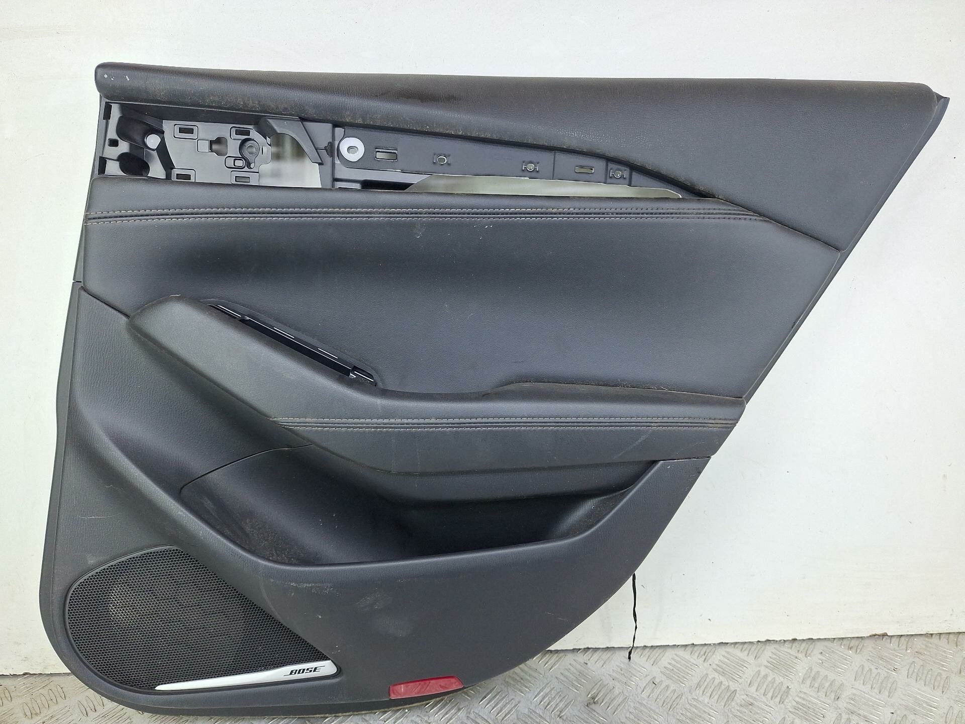 Обшивка двери задней правой Mazda 6 3 2-й рест. (2018 - 2026) GBWK68520B02