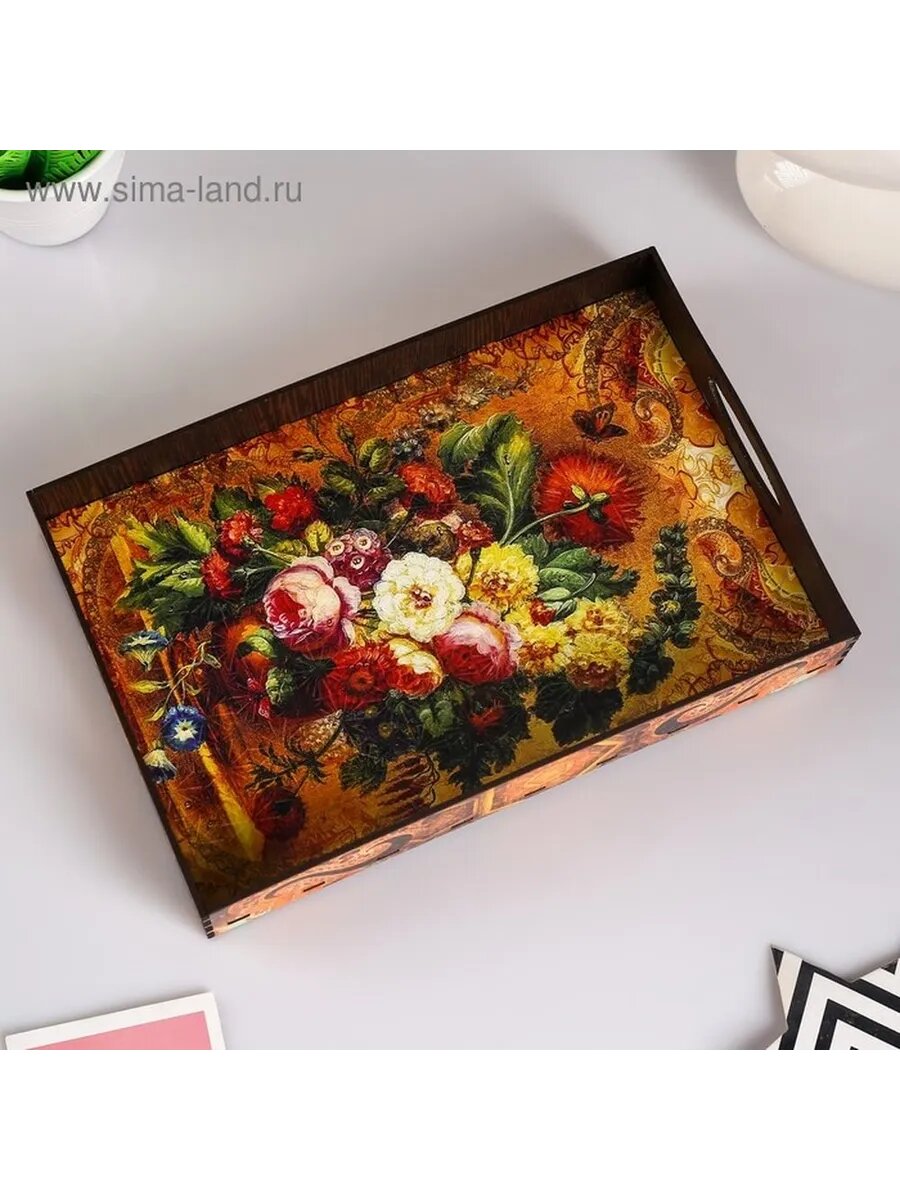 Элегантный деревянный поднос с ручками для сервировки