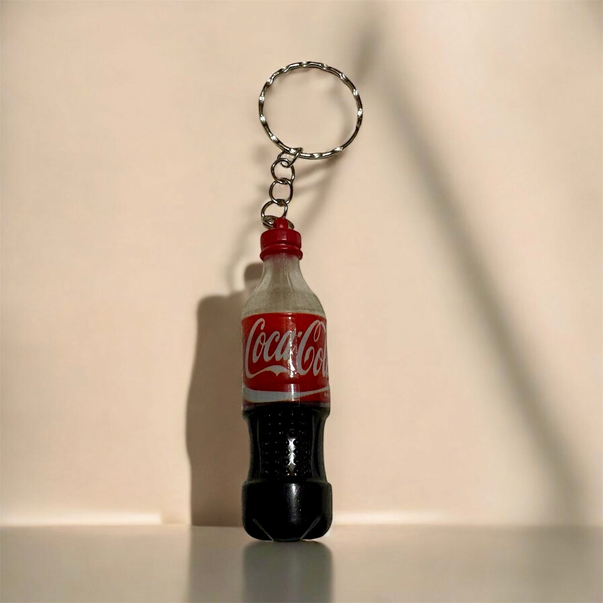Брелок бутылка с газировкой