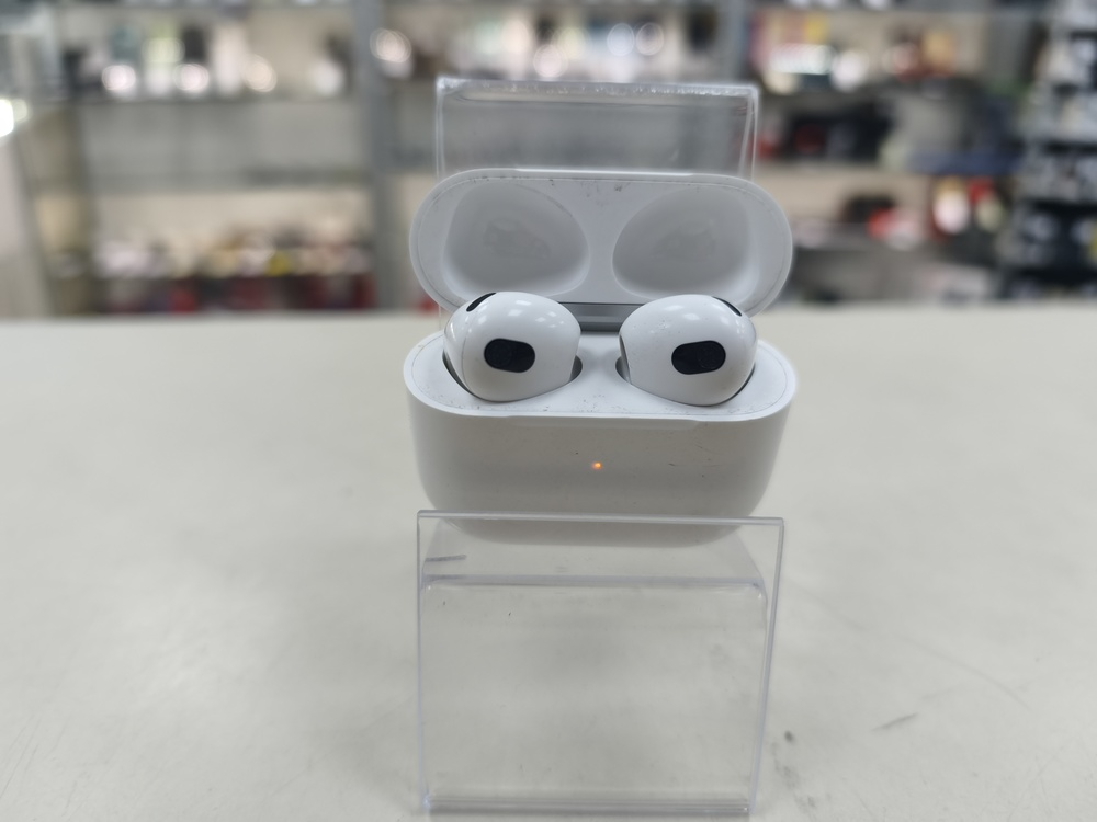 Беспроводные наушники Apple AirPods 3 with (Lightning Charging Case), White (Б/У) Уценка