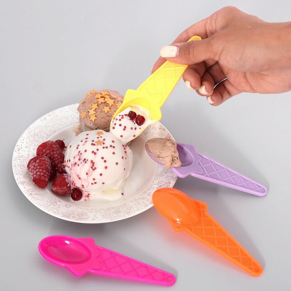 Ложка для мороженого набор 4 штуки, пластмасса. Общая длина 12 см.