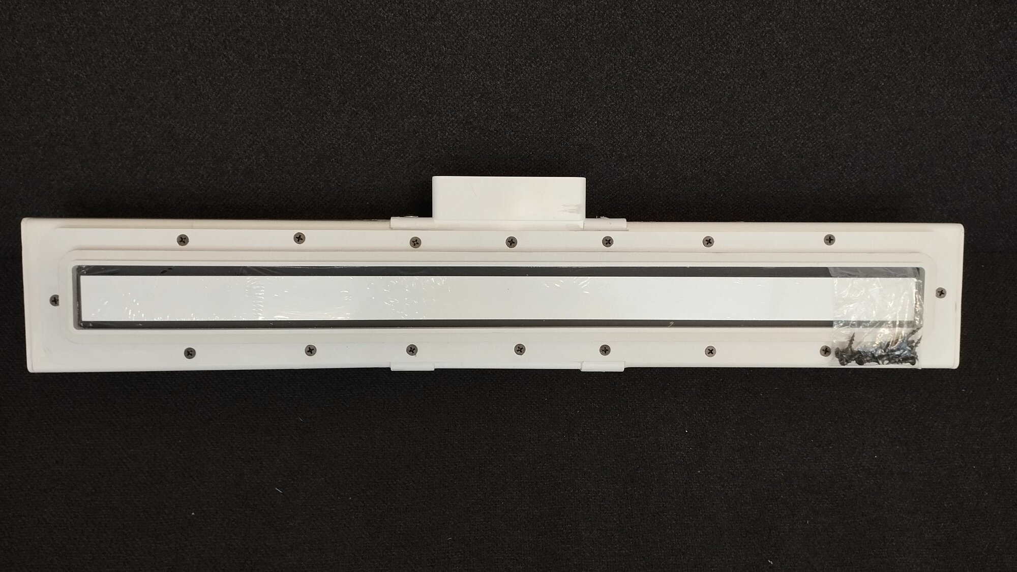 Теневая вытяжка для натяжных потолков без клапана линейная 425*45мм (№103)