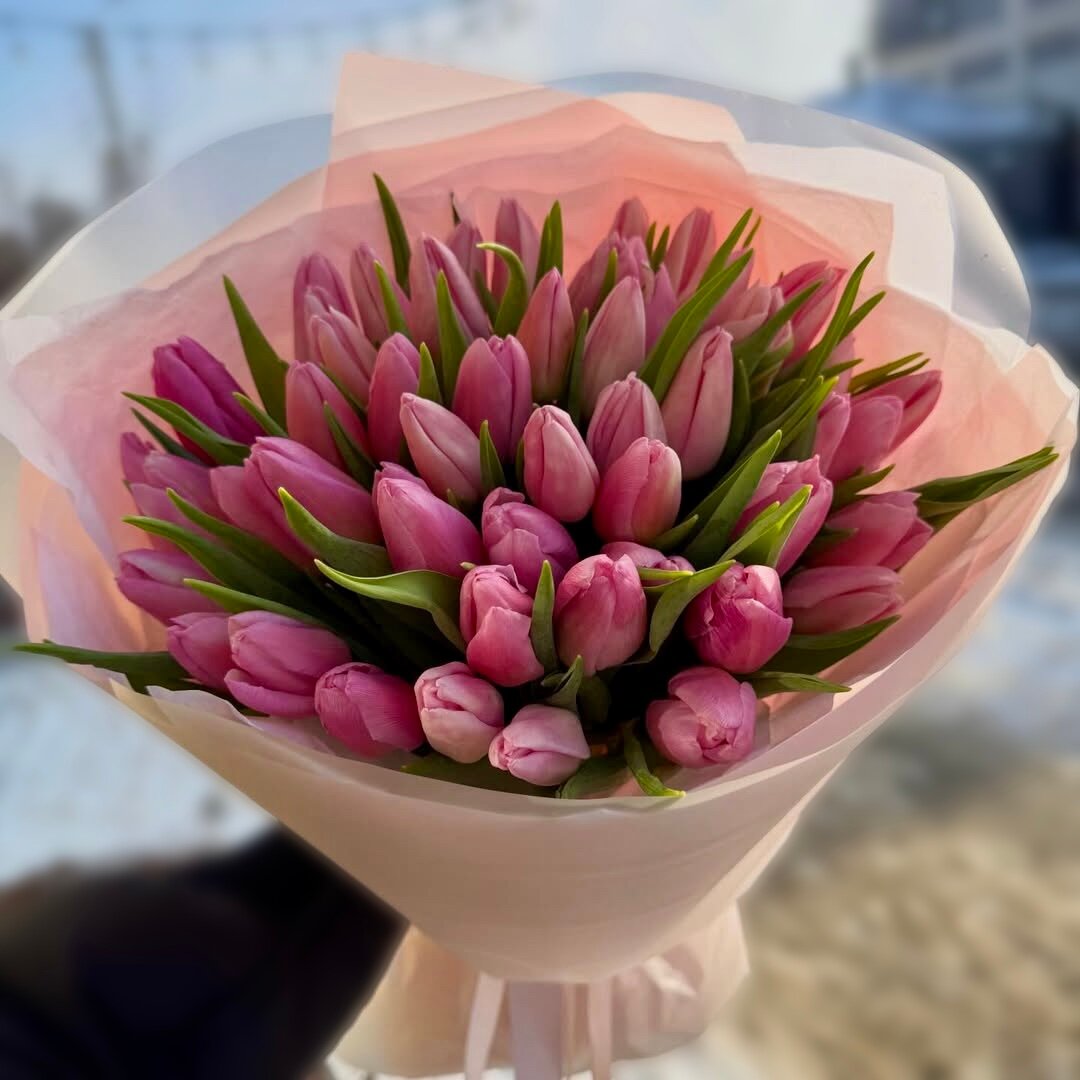 Букет из 51 розового тюльпана, шикарный букет, идеальный подарок
