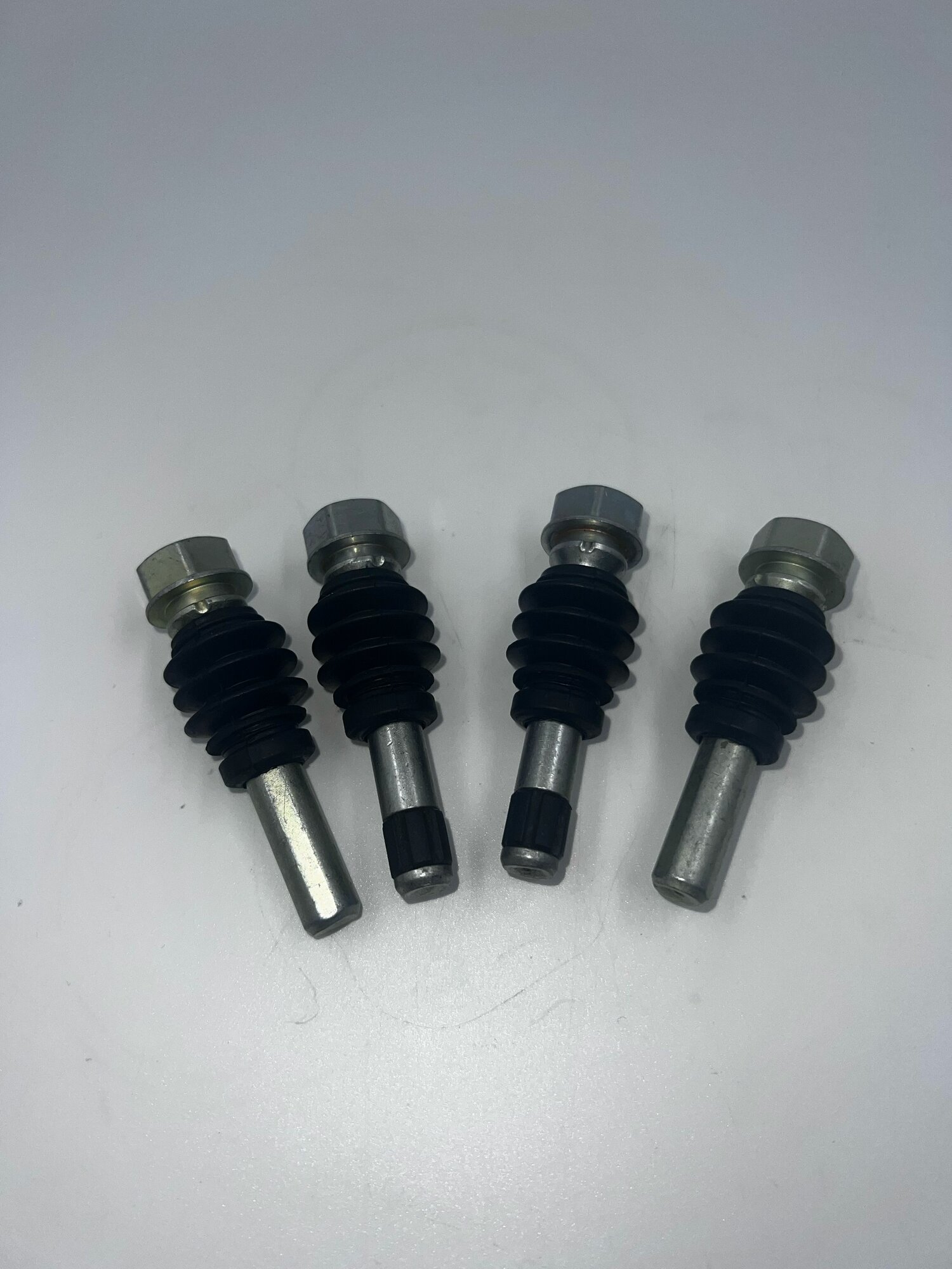 Направляющие переднего суппорта комплект 4 штук KORANDO MUSSO TAGER TAGAZ