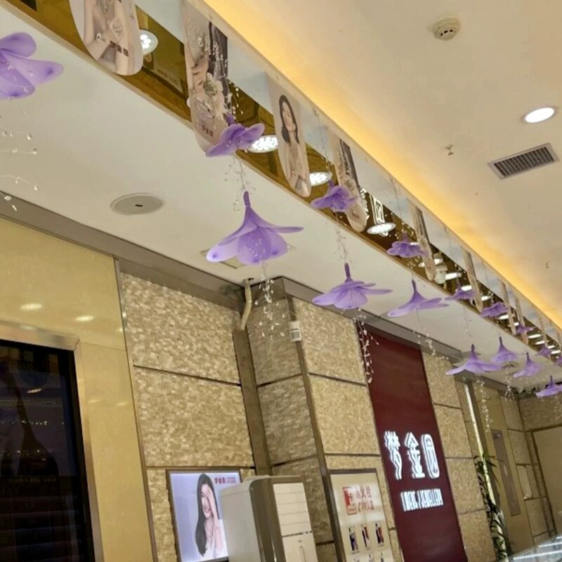 Новогодние украшения для торговых центров: зеленые лилии, хрустальные гирлянды, подвесные декорации для витрин,