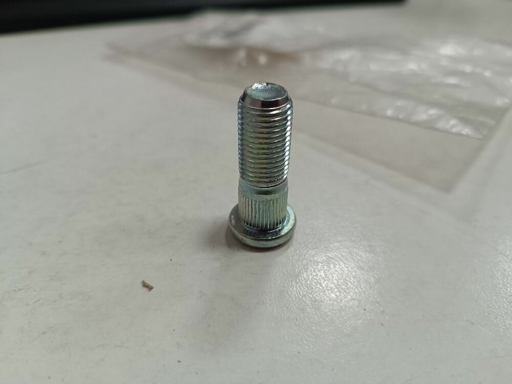 Шпилька колеса Gm