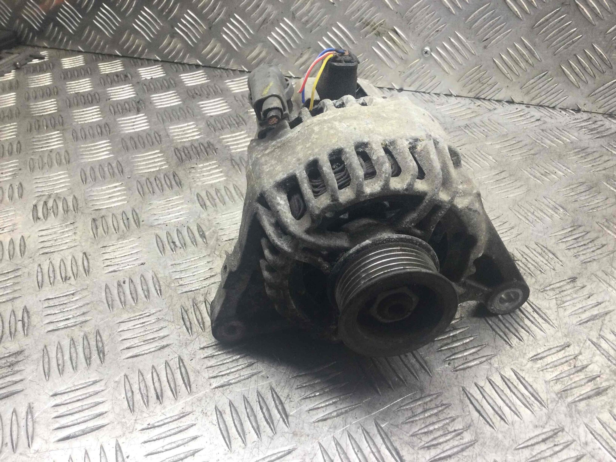 Б/У Генератор Toyota Corolla E120/E130 [рестайлинг] (2004-2007) 2005 г.