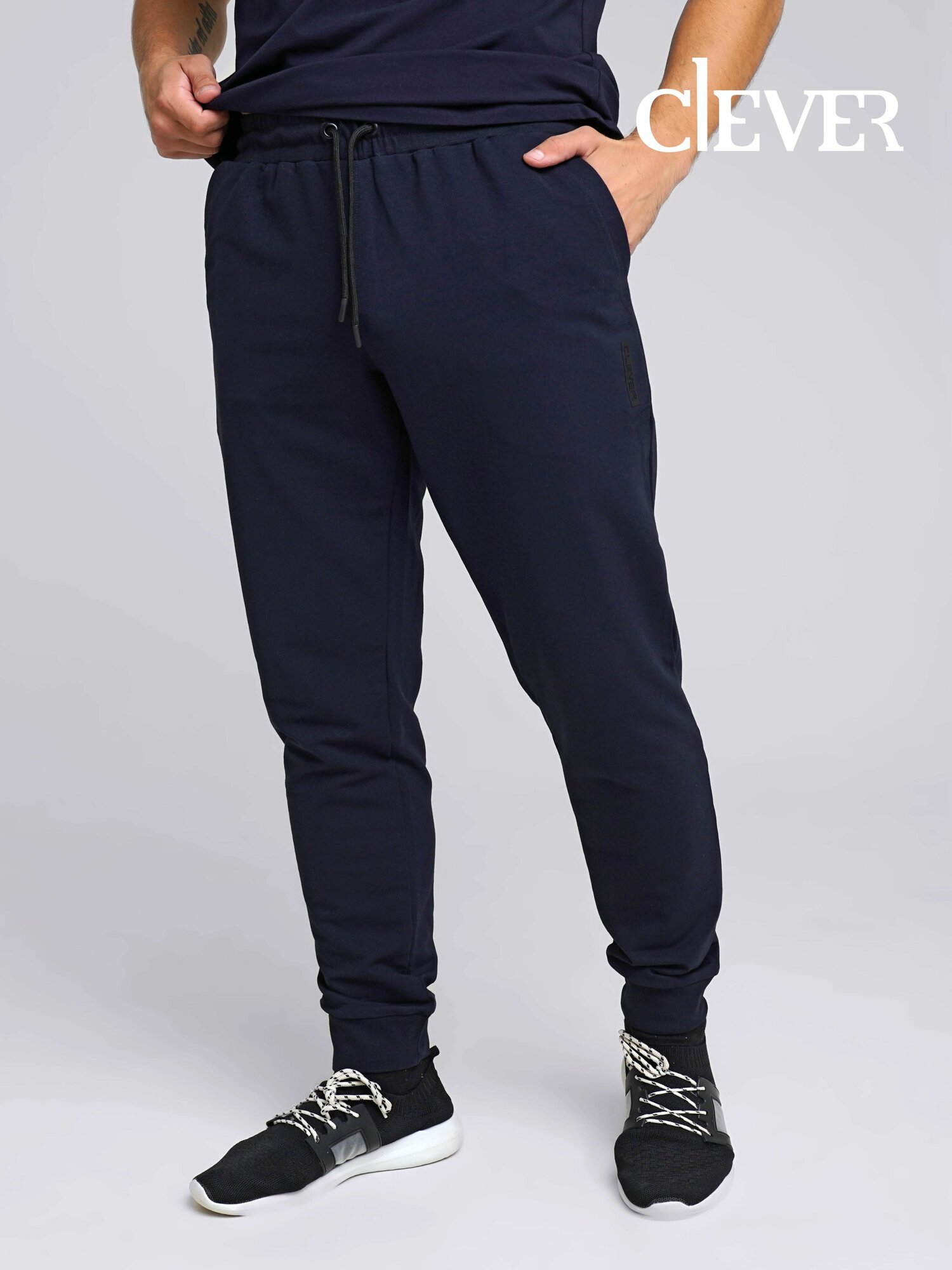 Брюки спортивные