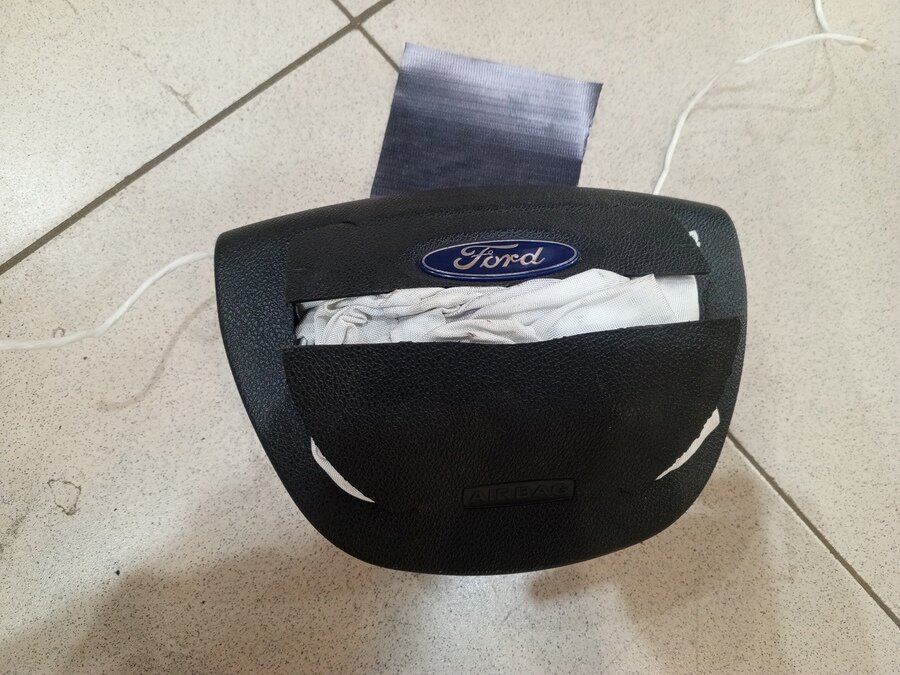 Подушка безопасности в рулевое колесо от Ford Focus 2 2008-2011