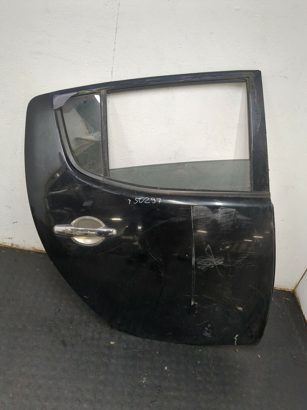 Дверь боковая (легковая) правая задняя Mitsubishi L200 Б/У