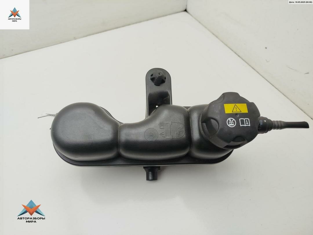 Бачок гидроусилителя BMW 2 Tourer F45/F46 2019 17137645508