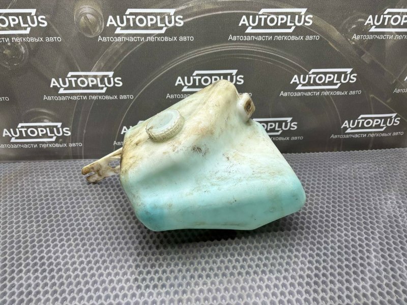 Бачок стеклоомывателя