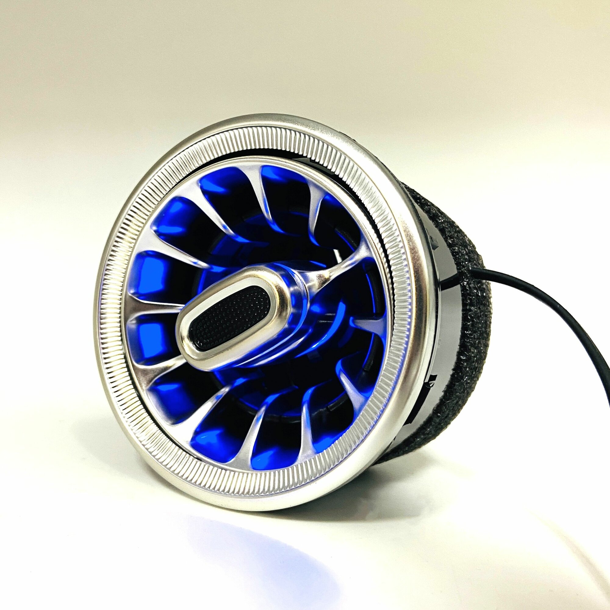 Дефлектор (сопло) вентиляции салона цвет хром c синей подсветкой подходит для Лада Гранта, Ларгус, Renault