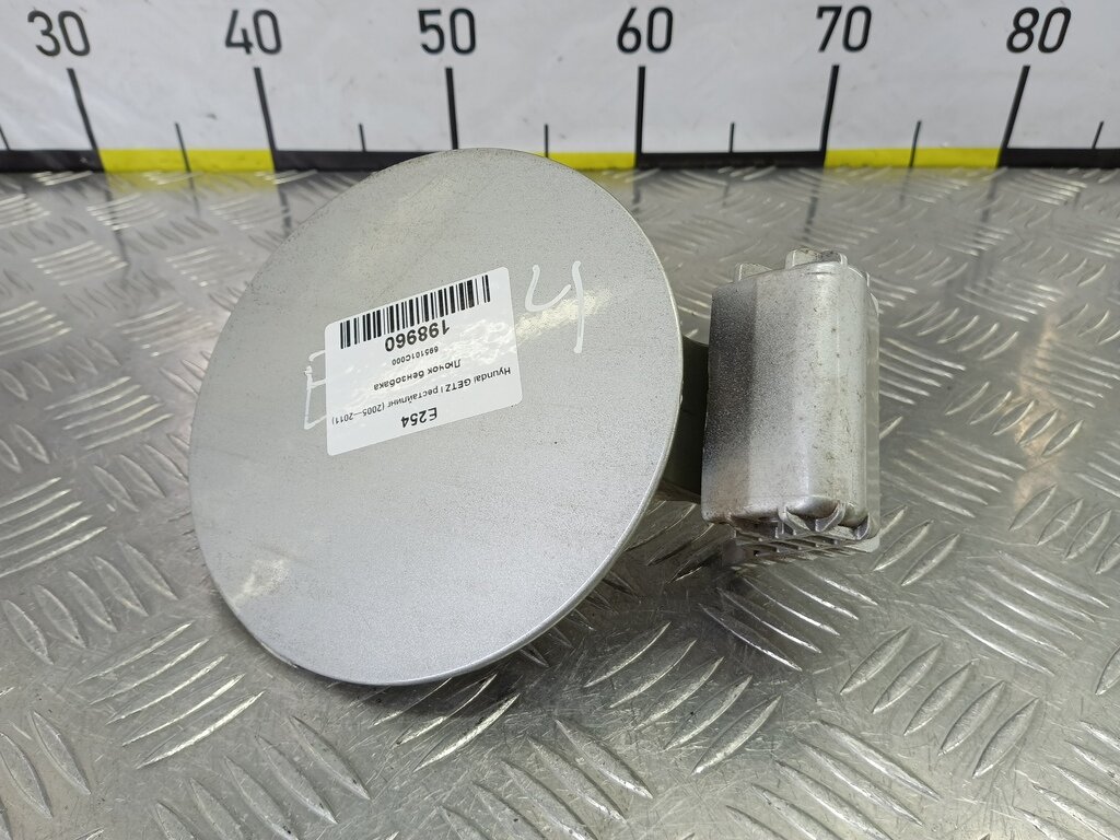 Лючок бензобака Б/У для Hyundai GETZ I (2002—2005) I рестайлинг (2005—2011) 695101C000