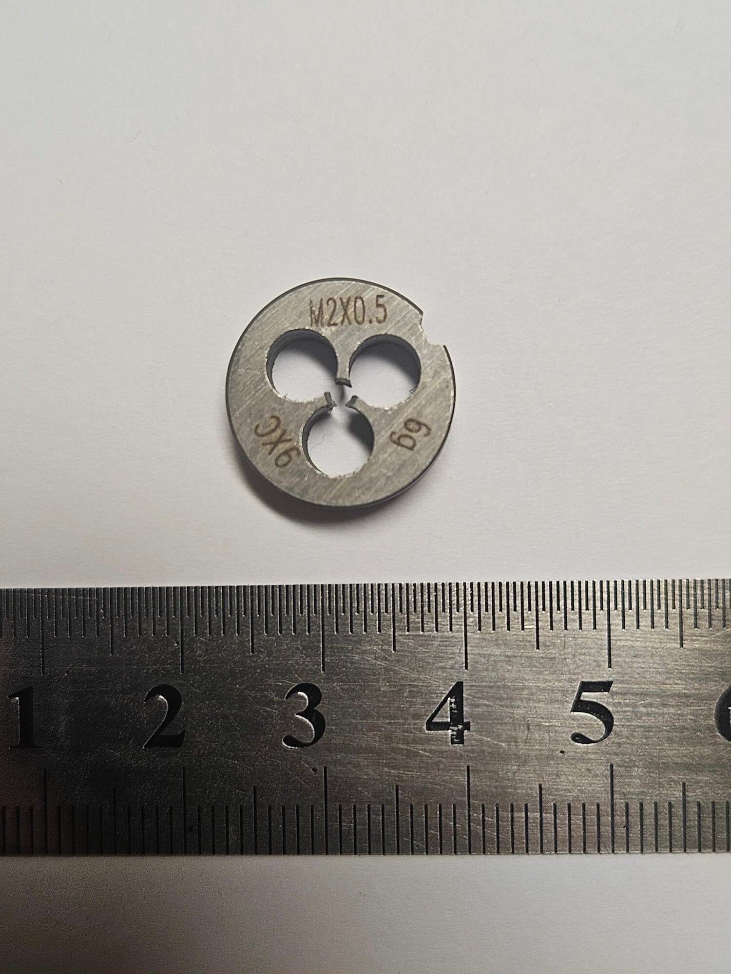 Плашка метрическая М2х0,5