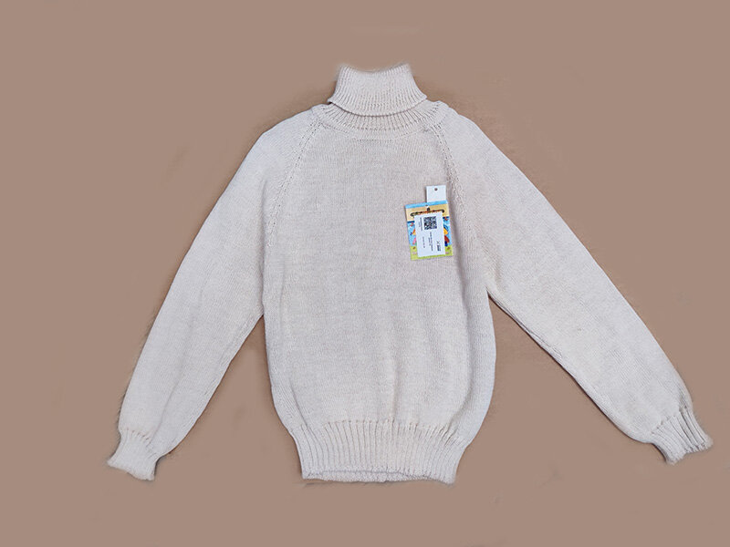 Свитер классический