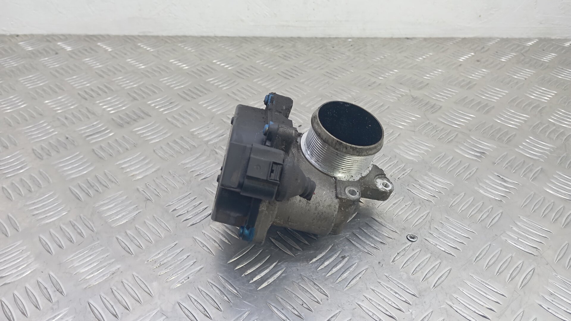 Дроссельная заслонка дизельная SKODA YETI 1, Номер 03L128063Q V100