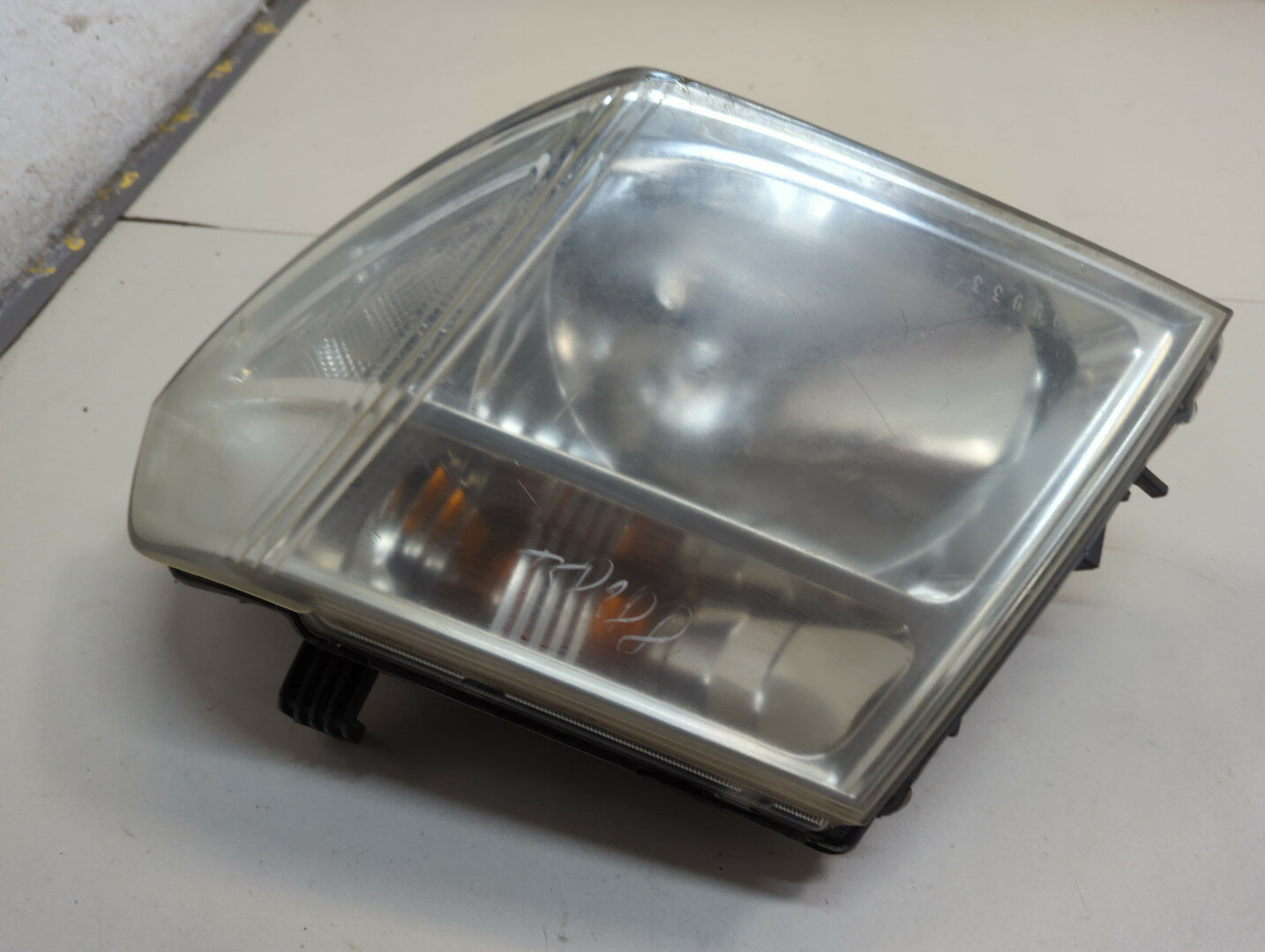 Фара (передняя) правая Nissan Pathfinder Б/У