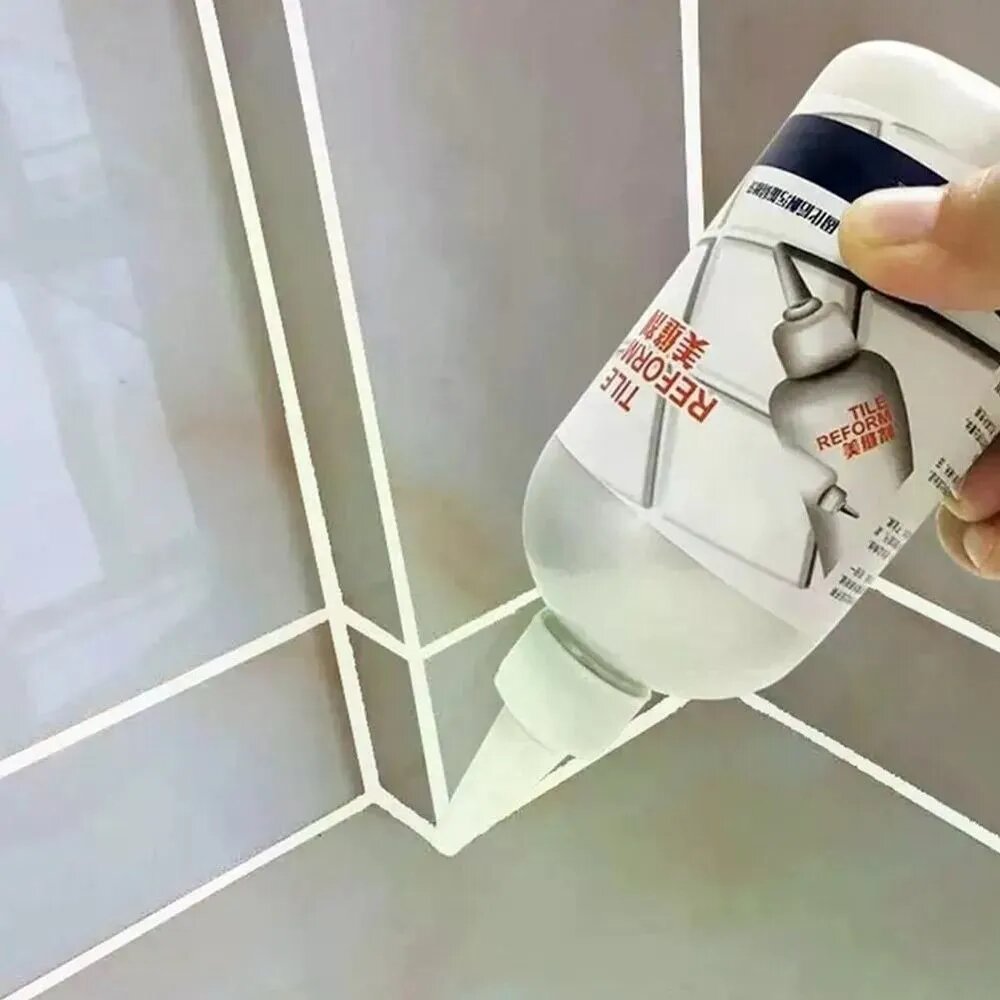 Шпаклевка для плитки в ванной комнате, швов и труб состоит из плесени, отбеливающего геля, смолы, бордюрного герметика, клея