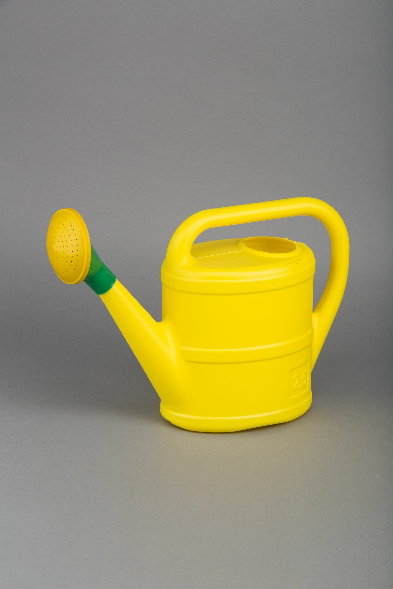 Лейка пластиковая 2,5 л с рассеивателем
