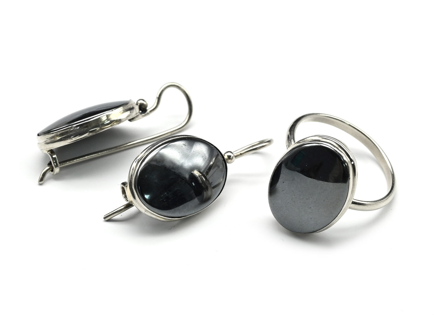 Комплект бижутерии: кольцо, серьги, гематит