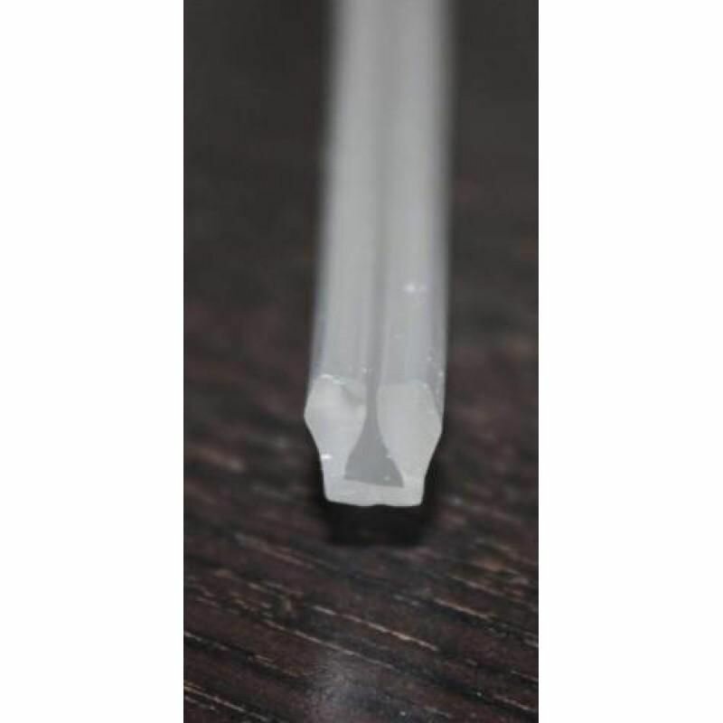 Силиконовый П-образный уплотнитель под стекло и зеркало толщиной 4 мм. 1 метр