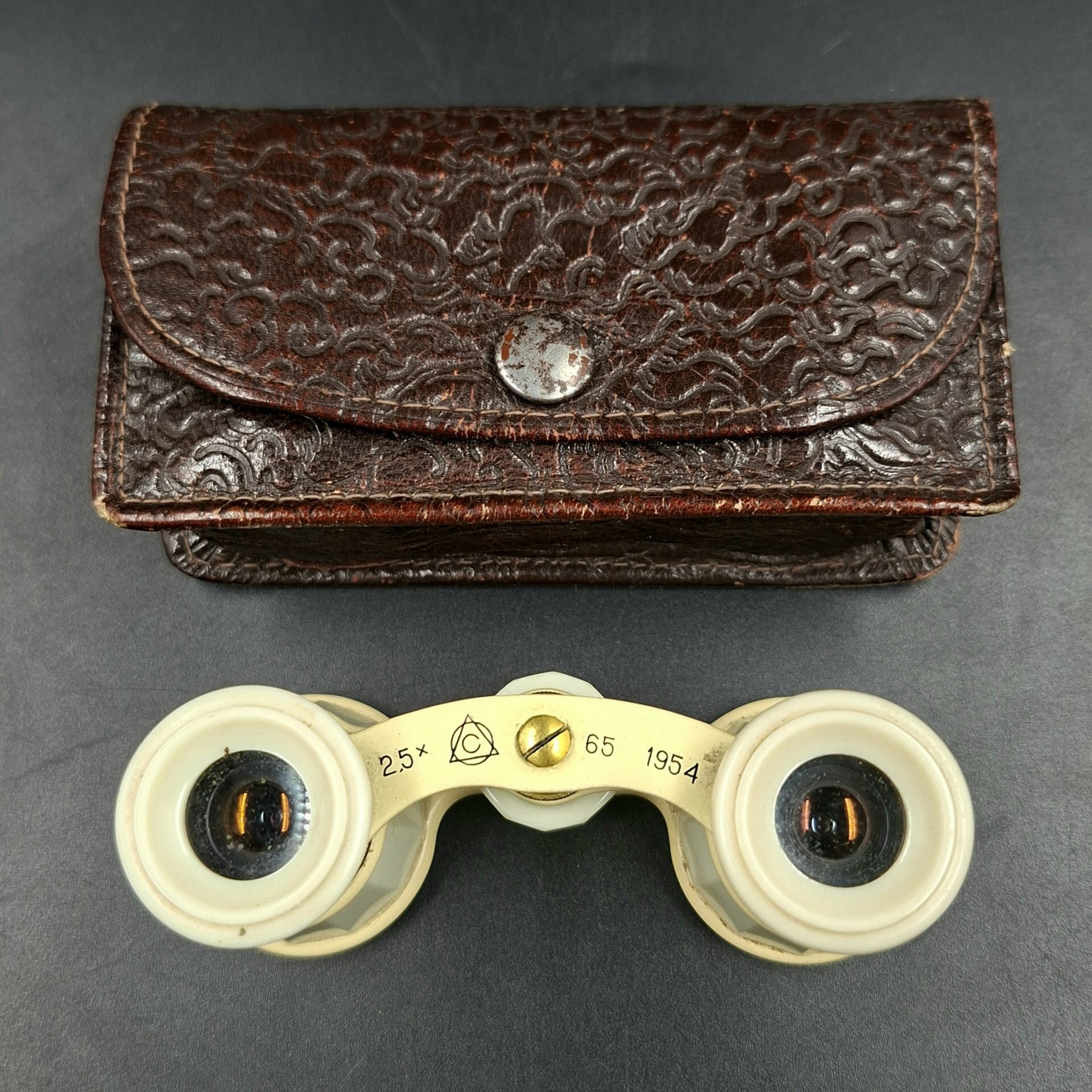 Бинокль театральный в кофре, металл, пластик, стекло, искусственная кожа