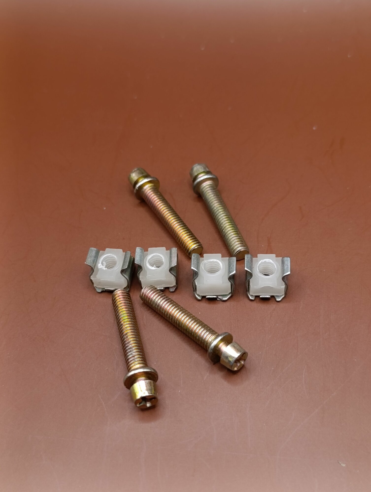 Набор винтов регулировки фар с клипсами ВАЗ 2101