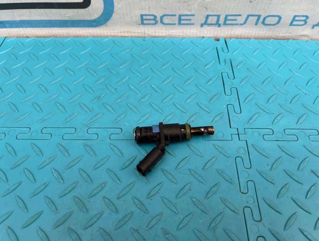 Форсунка топливная Audi Q7 2017 4MB CREC 3.0 OEM 06E906031A