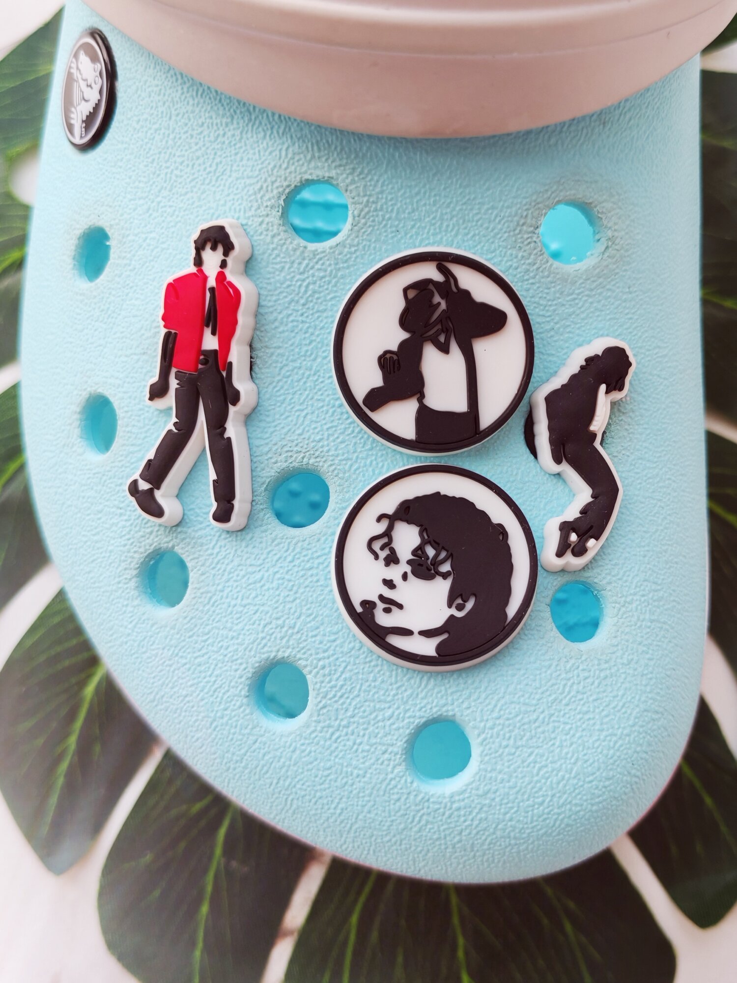 Джибитсы музыка Майкл Джексон на Crocs