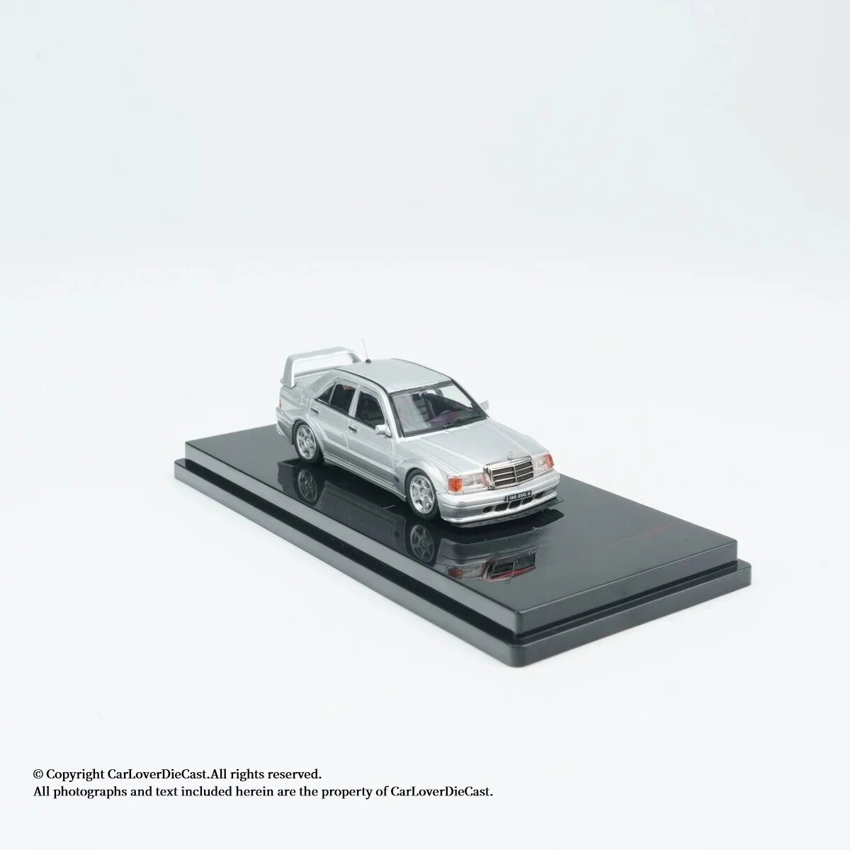 INNO 1:64 MB 190E серебристый автомобиль из литого металла