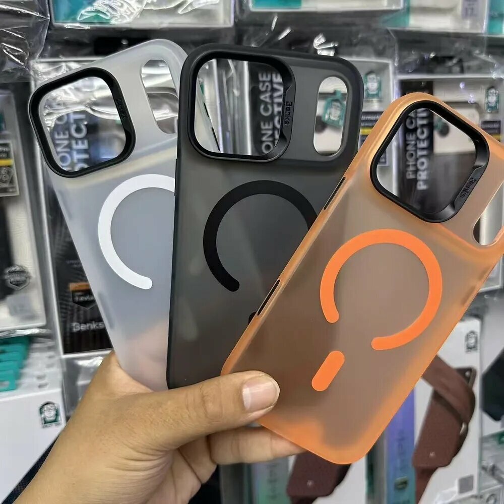 Чехол для смартфона Benks для iPhone 17 Pro Max, матовый белый, с магнитной беспроводной зарядкой