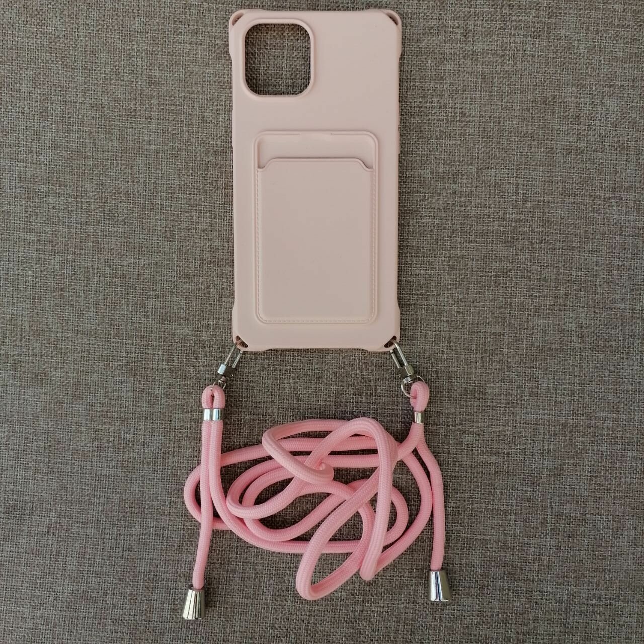 Чехол-накладка светло-розового цвета для IPhone 12 Pro Max из высокого качества силикона, веревкой-цепочкой на шею и карманом для карт.
