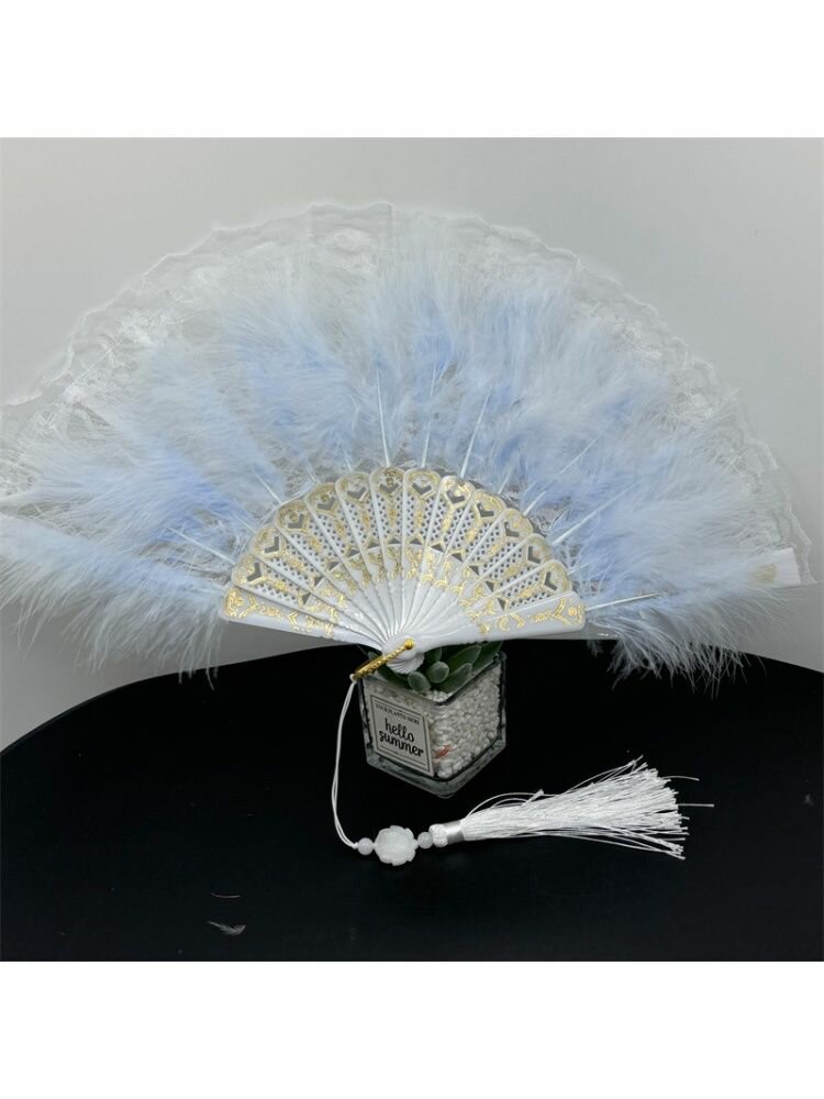 Веер из перьев