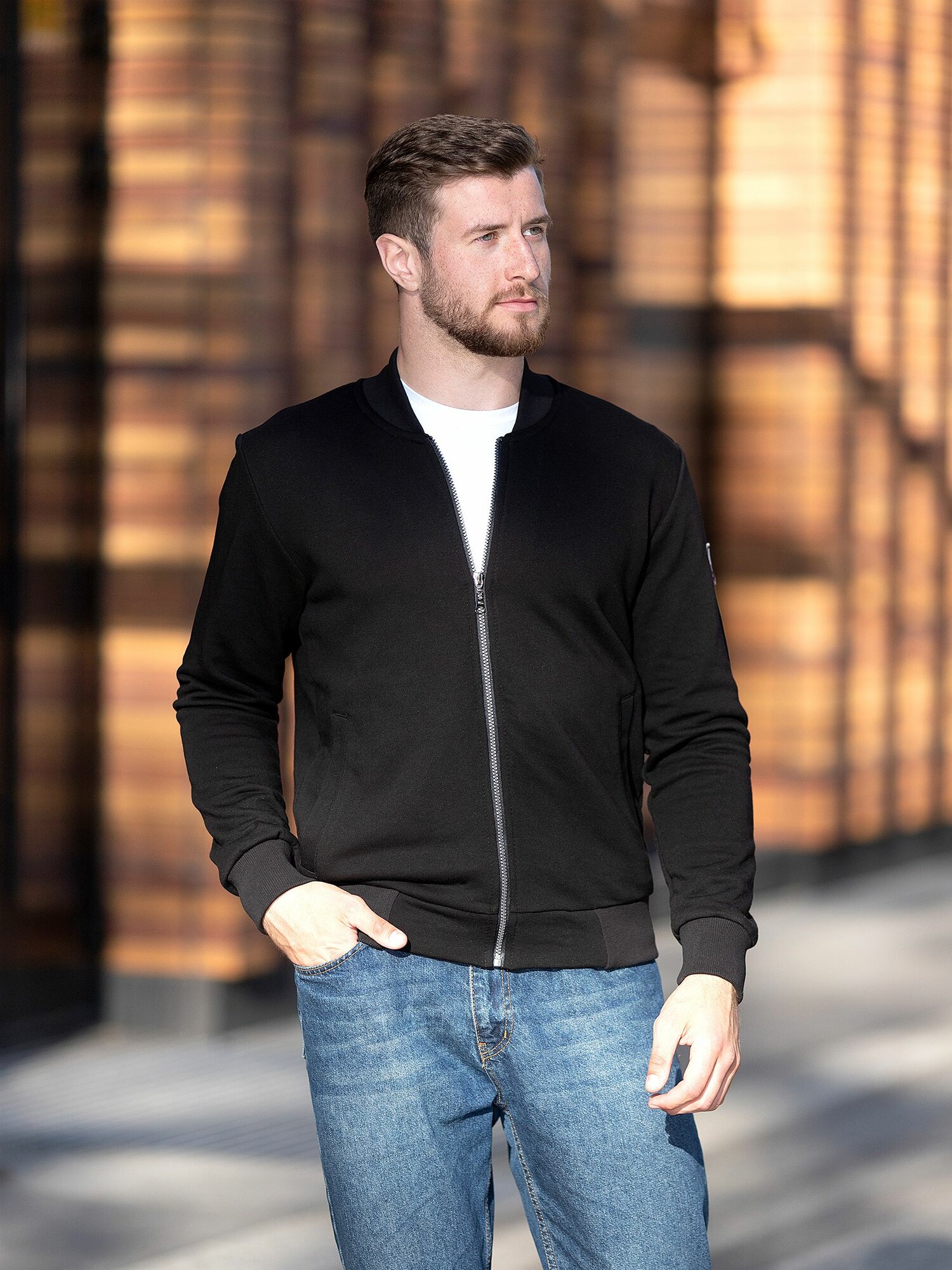 Толстовка спортивная