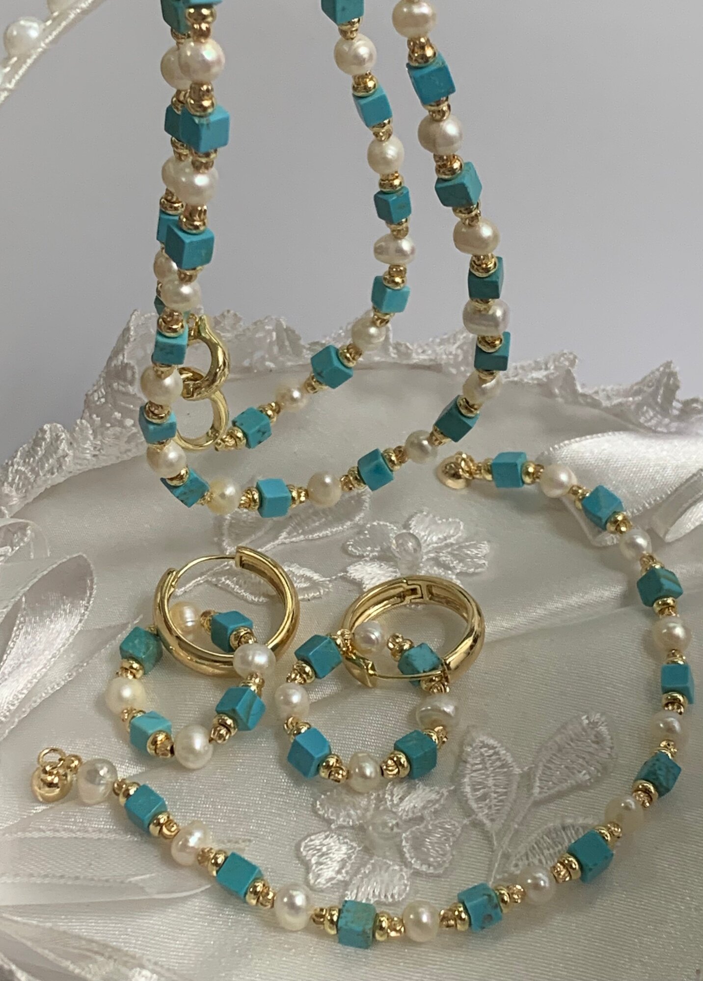 Комплект бижутерии: серьги, чокер, браслет, бирюза, жемчуг пресноводный