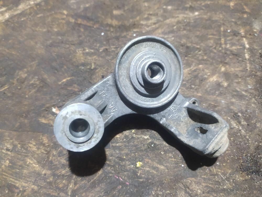 Кронштейн Opel Corsa C рестайлинг (2003 2006) Б/У с пробегом