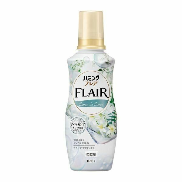 KAO Кондиционер для белья Flair Fragrance Savon de Savon концентрированный с дезодорирующим эффектом , с изящным ароматом цветочного мыла и нотками жасмина и свежей зелени, 520 мл. Япония