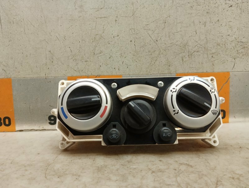 Б/У Блок управления отопителем Suzuki Aerio 2002 390583 SUZUKI арт. 7440054G00FN7