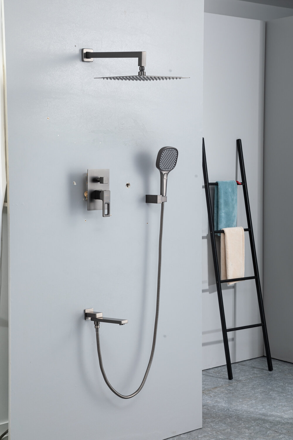 Душевая стойка GAPPO G7117-9 оружейная сталь, скрытого монтажа, латунь