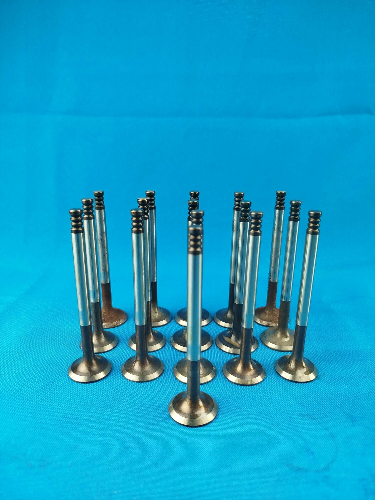 Клапан ГРМ комплект "LECAR" для автомобилей ВАЗ 2110-12, Приора (к-т 16шт)