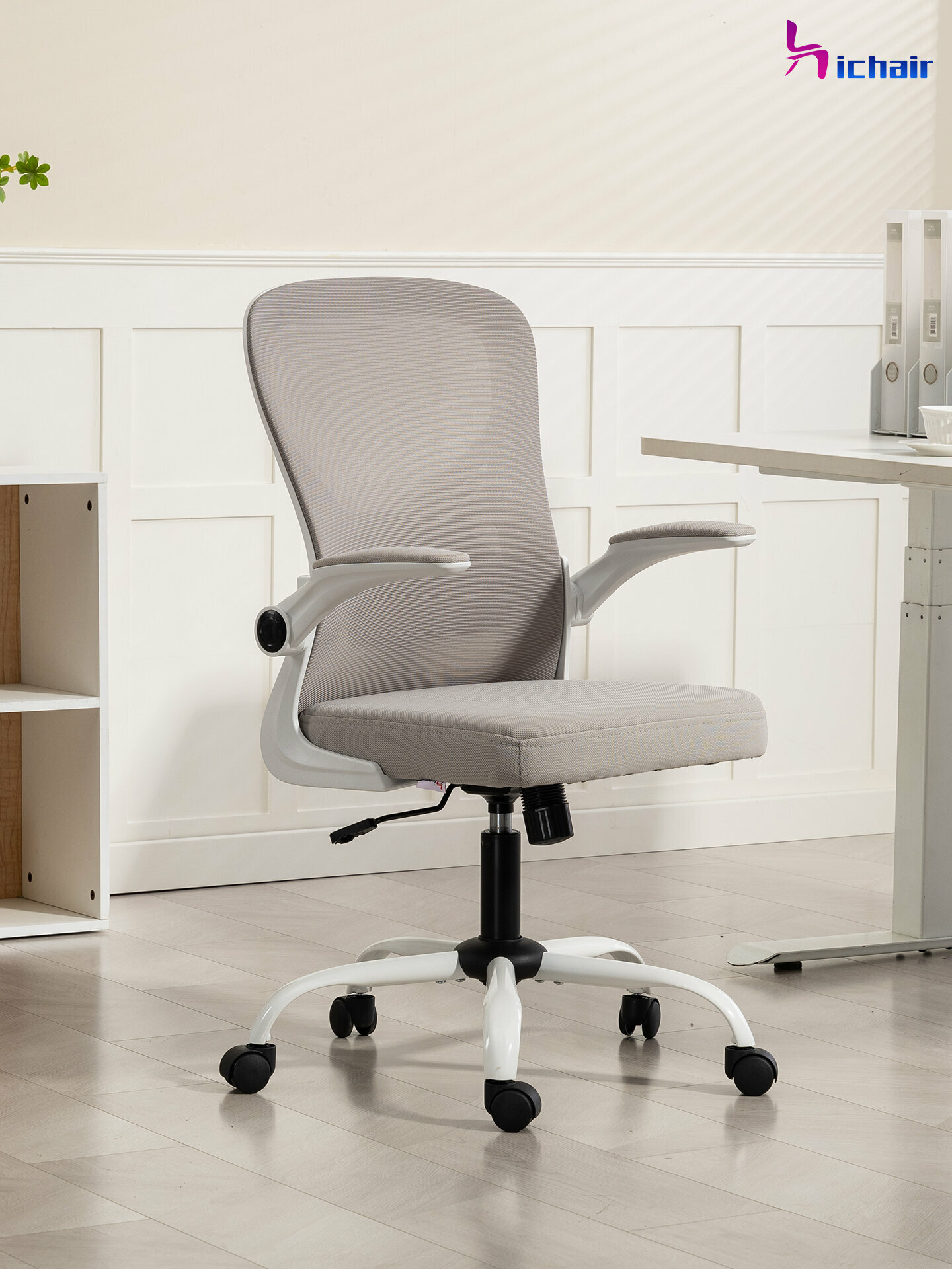 Компьютерное Кресло HICHAIR H615 Белый-Серый с Вентилируемым Сиденьем и Регулируемой Поясничной Подушкой